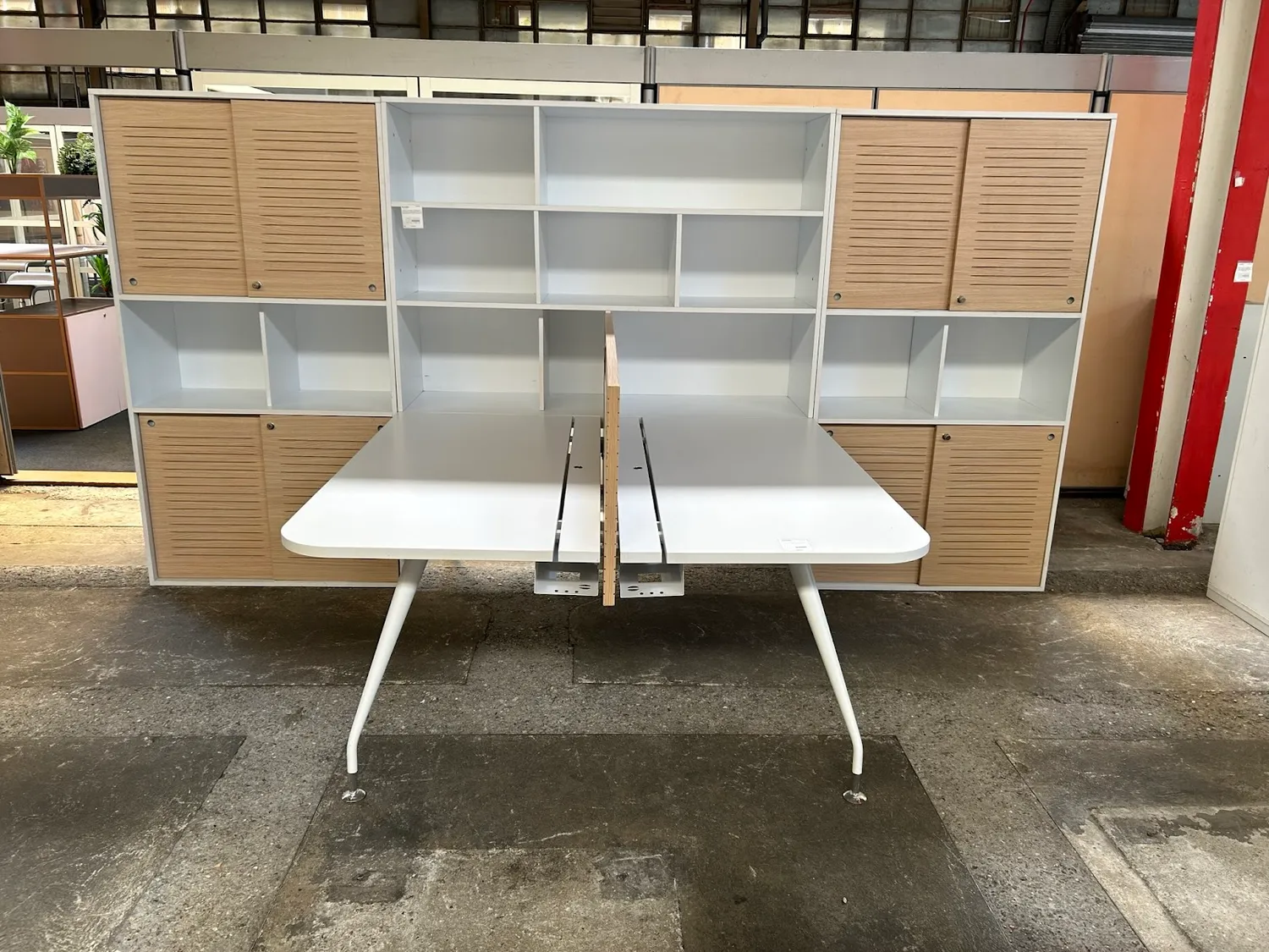 BENCH FANTONI 2 BUREAUX + 2 CAISSONS + 2 ARMOIRES